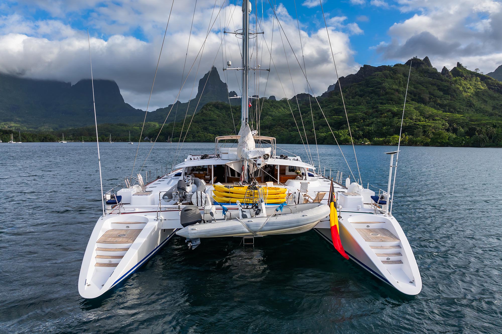 The Yacht - Douce France